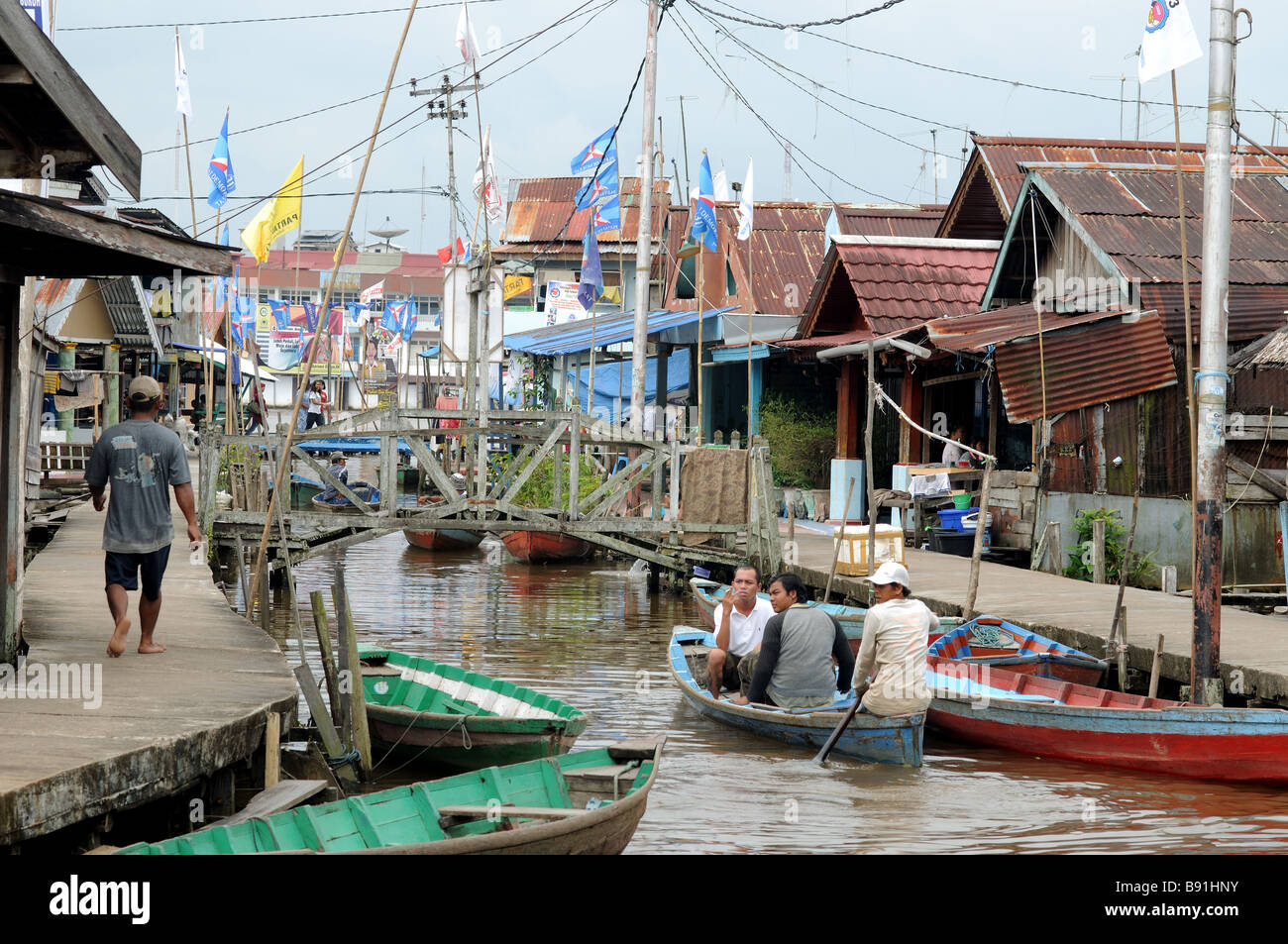 kampung dalam bugis, pontianak, kalimantan, Indonesia Stock Photo ... kampung dalam bugis, pontianak, kalimantan, Indonesia Stock Photo ...