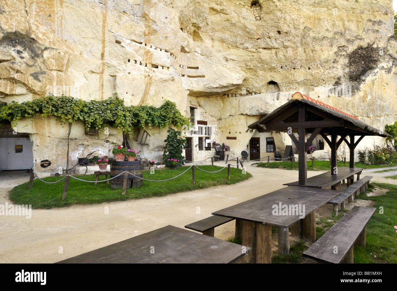 Le Saut aux Loups at Montsoreau troglodyte cave restaurant and Stock ... Le Saut aux Loups at Montsoreau troglodyte cave restaurant and Stock ...