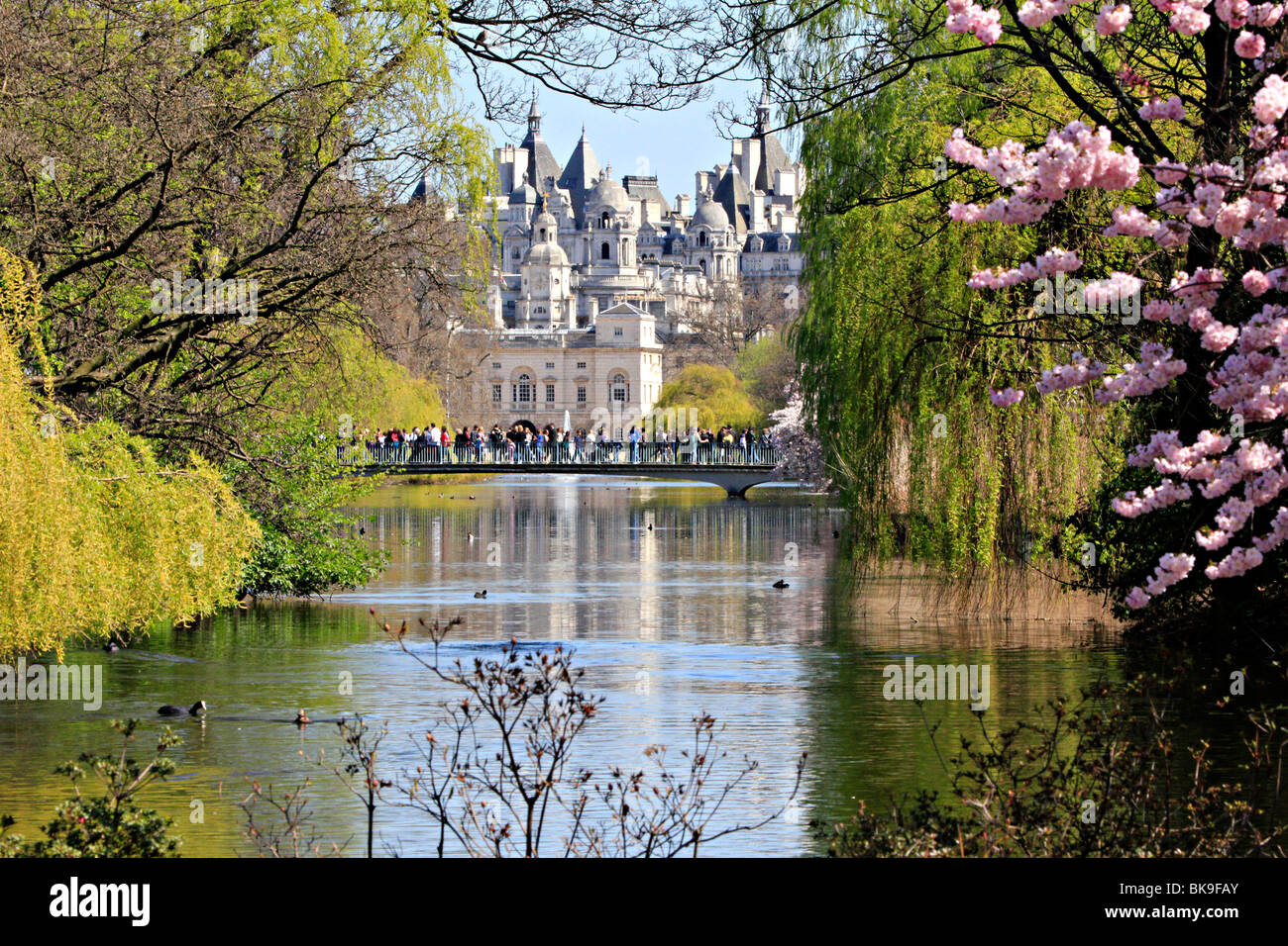 st james park spring lake london england Stock Photo, Royalty Free ... st james park spring lake london england Stock Photo, Royalty Free ...