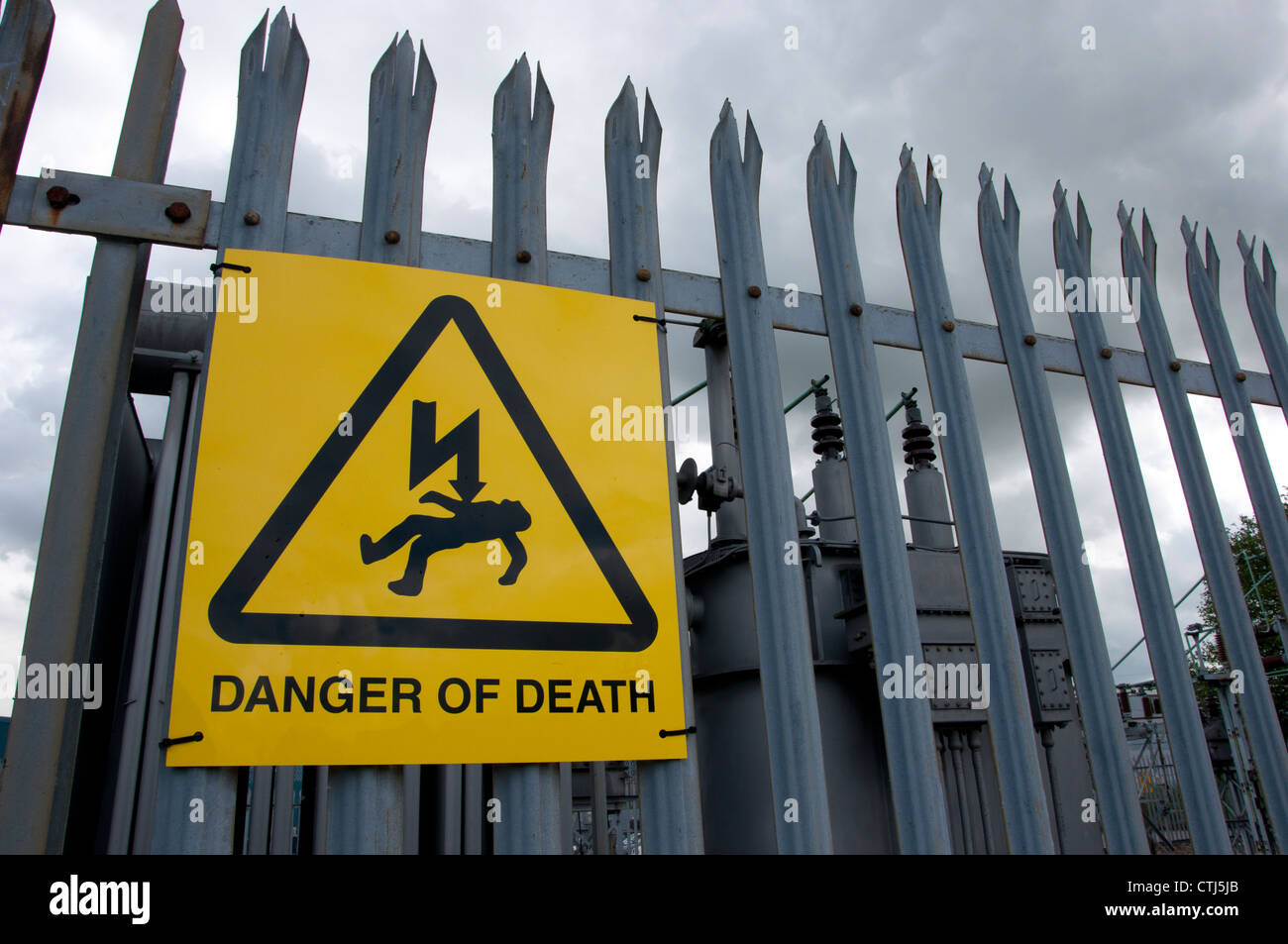 Electrical substation “danger of death” sign danger Stock Photo ... Electrical substation “danger of death” sign danger Stock Photo ...