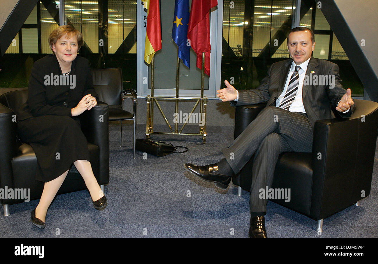 (dpa) - German Chancellor Angela Merkel meets for talks with Turkish ... (dpa) - German Chancellor Angela Merkel meets for talks with Turkish ...