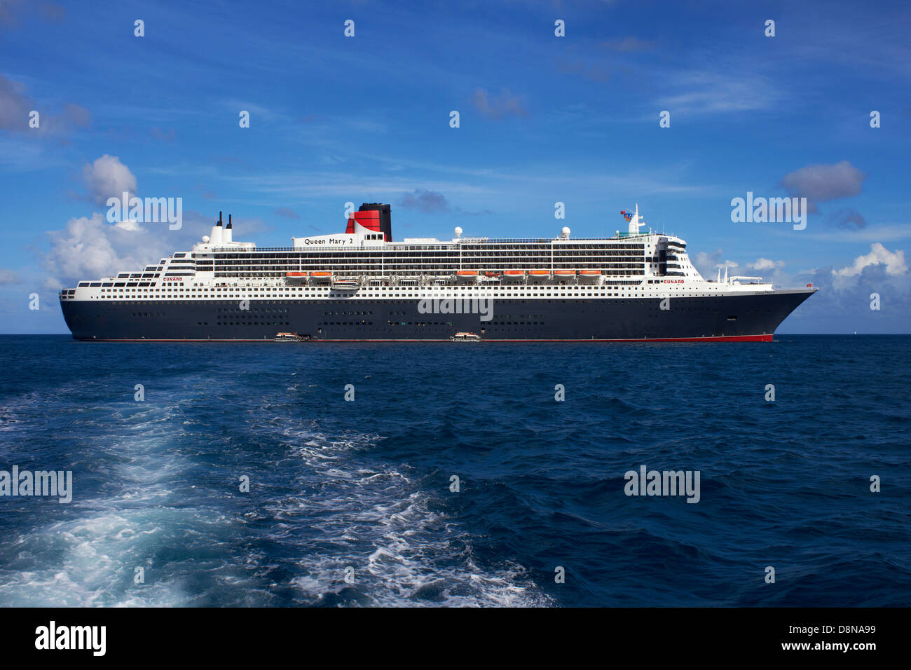 Cunard Line RMS Queen Mary 2 transatlantic ocean liner Stock Photo ... Cunard Line RMS Queen Mary 2 transatlantic ocean liner Stock Photo ...