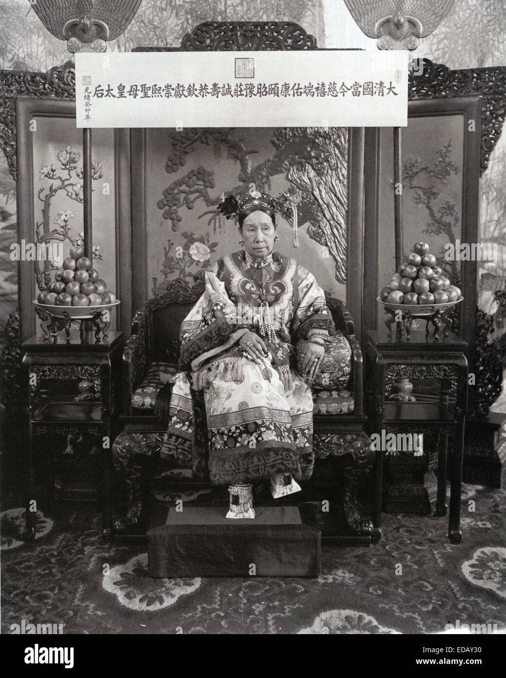 CHINESE EMPRESS DOWAGER CIXI (1835-1908) The board above her head Stock ... CHINESE EMPRESS DOWAGER CIXI (1835-1908) The board above her head Stock ...