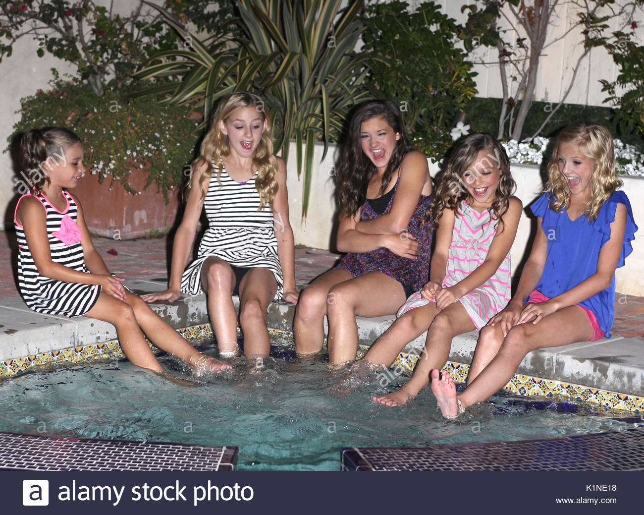 Maddie Ziegler Chloe Lukasiak Brooke Hyland Mackenzie Ziegler And