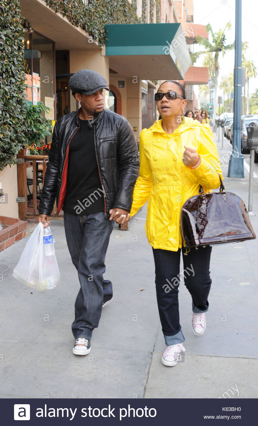 DL Hughley and wife La Donna. D. L. Hughley goes to the doctor to Stock Photo, Royalty Free ...