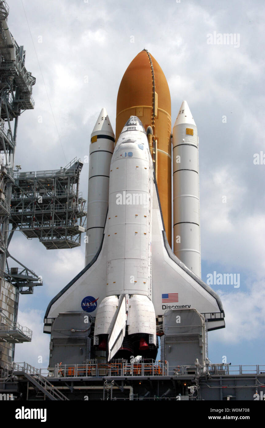 The Rotating Service Structure Is Ready To Enfold Space Shuttle