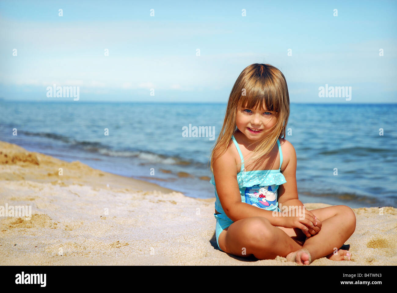 Kleine süße Mädchen am Strand Stockfoto, Bild: 20216031 - Alamy Kleine süße Mädchen am Strand Stockfoto, Bild: 20216031 - Alamy