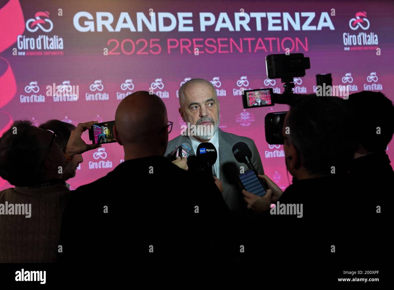 Presentazione grande partenza hi-res stock photography and images - Alamy