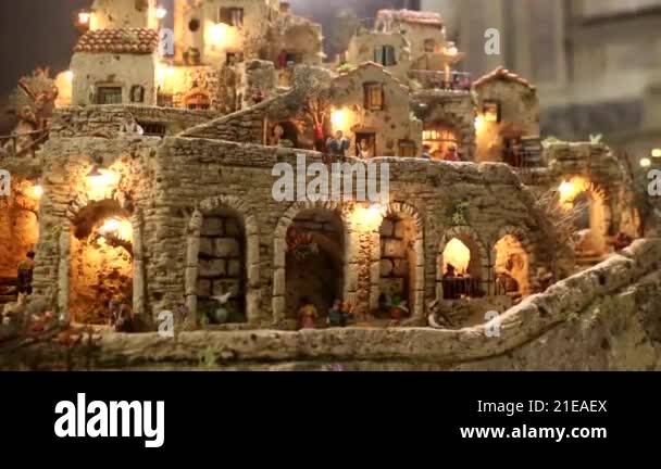 Complete artistic nativity scenes and miniature reproductions of the ...
