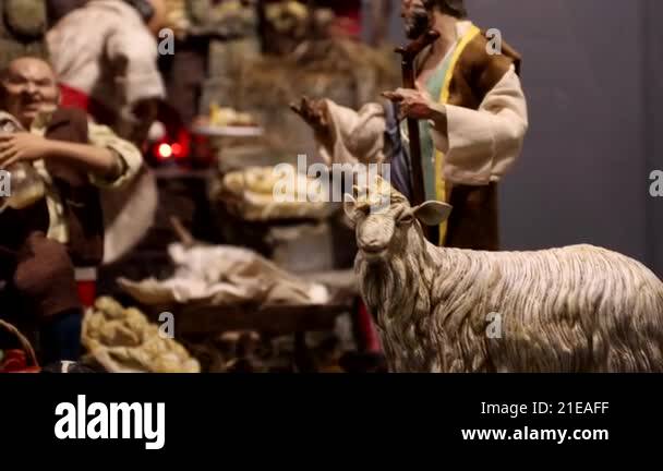 Complete artistic nativity scenes and miniature reproductions of the ...