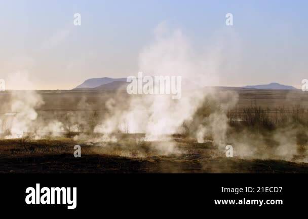 Martian landscape on earth, Smoking fumaroles in Iceland, Geothermal energy, Volcanic and ...