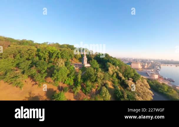 KIEV, Ukraine - April 19, 2021: FPV drone , Reunion Arch, Kyiv: Peoples ...