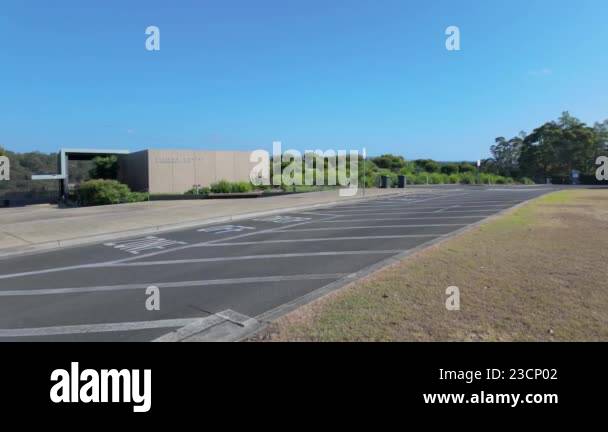 Video right to left of the Water NSW Warragamba Dam Visitor Centre and ...