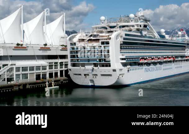 Princess Cruises, Sapphire Princess, London liner white sails port ...