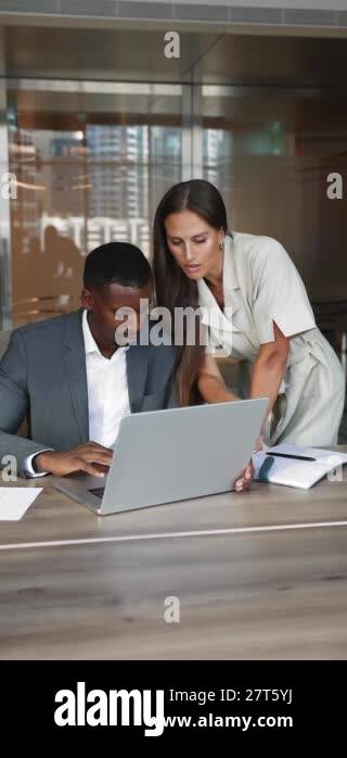 Female colleague or mentor demonstrating new software tool or platform ... Female colleague or mentor demonstrating new software tool or platform ...