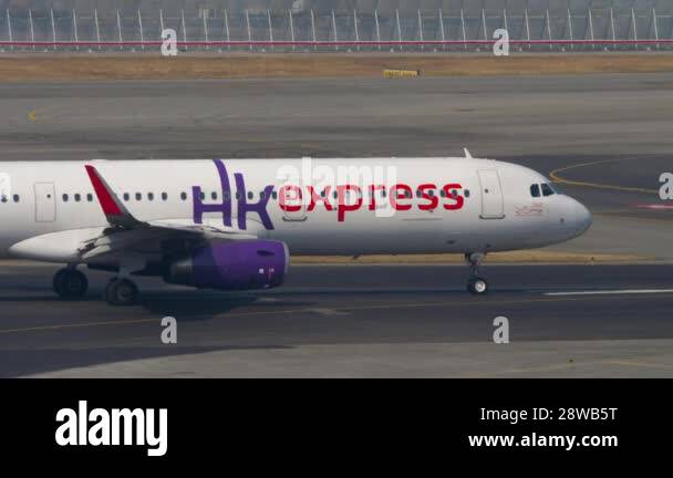 HONG KONG - NOVEMBER 10, 2019: Plane Airbus A321, B-LEH of HK express ...