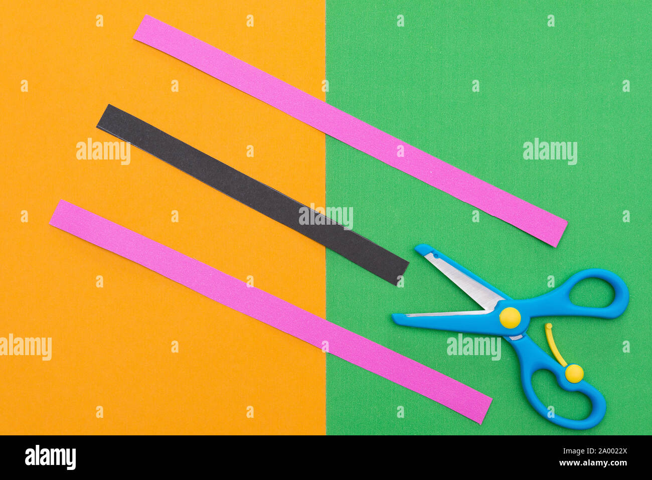 Cut straps hi-res stock photography and images - Alamy