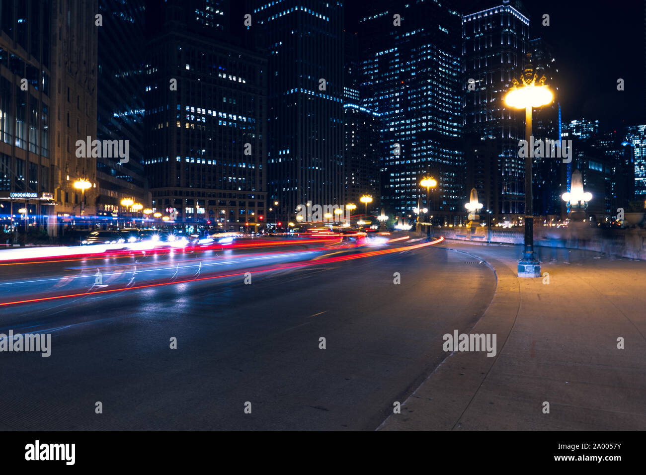 Rush street chicago nightlife hi-res stock photography and images - Alamy