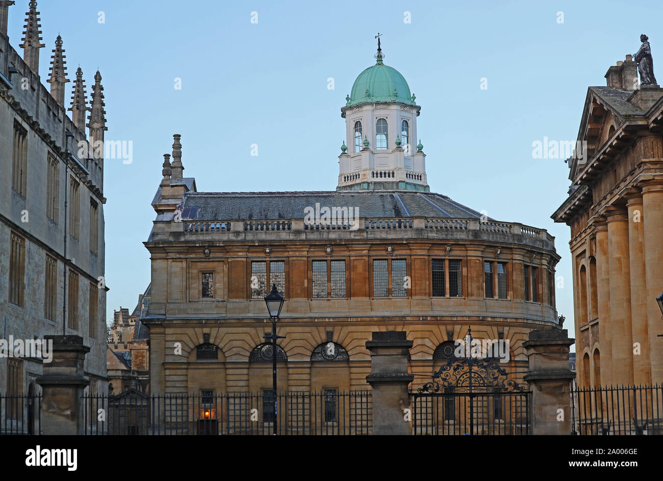 Sheldonian theatre designed christopher wren hi-res stock photography ...