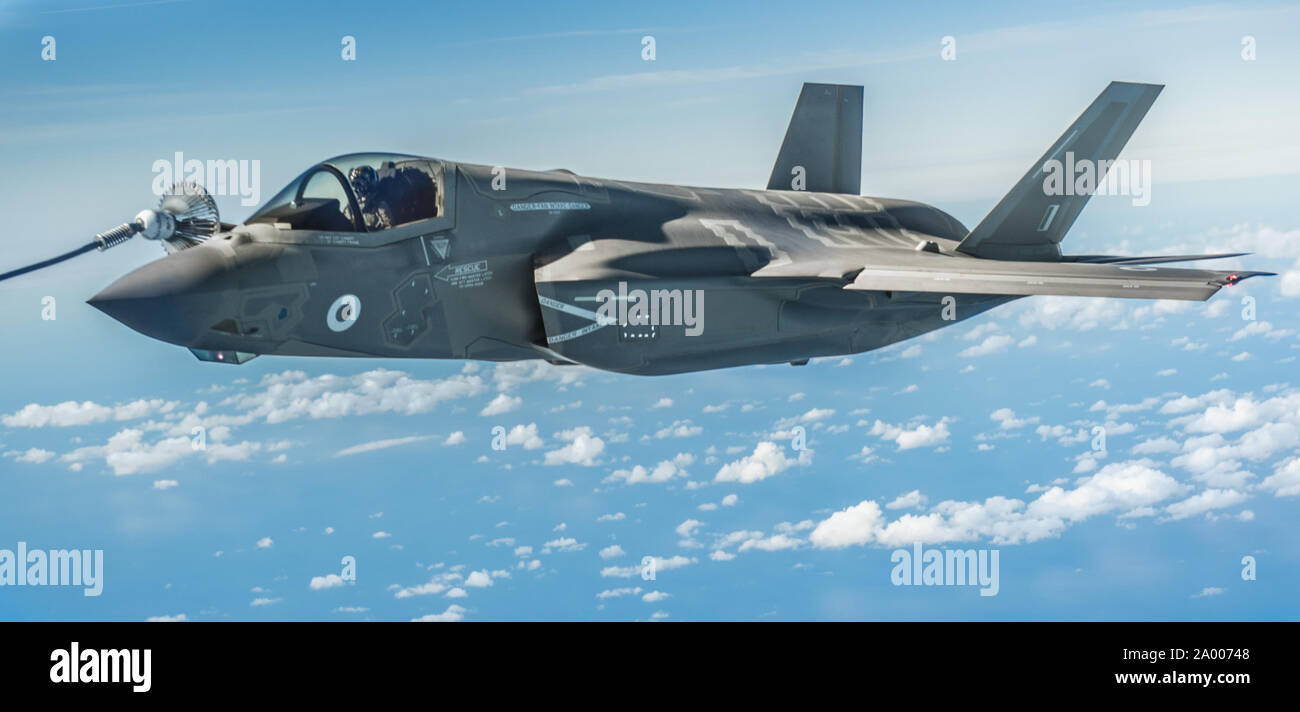 Raf lightning 2 hi-res stock photography and images - Alamy