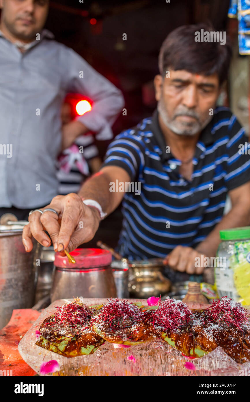 Paan stall india hi-res stock photography and images - Alamy