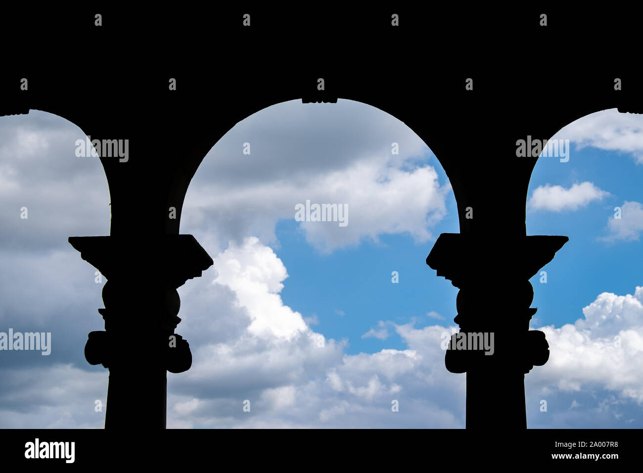 Roman-style arches and columns Stock Photo - Alamy