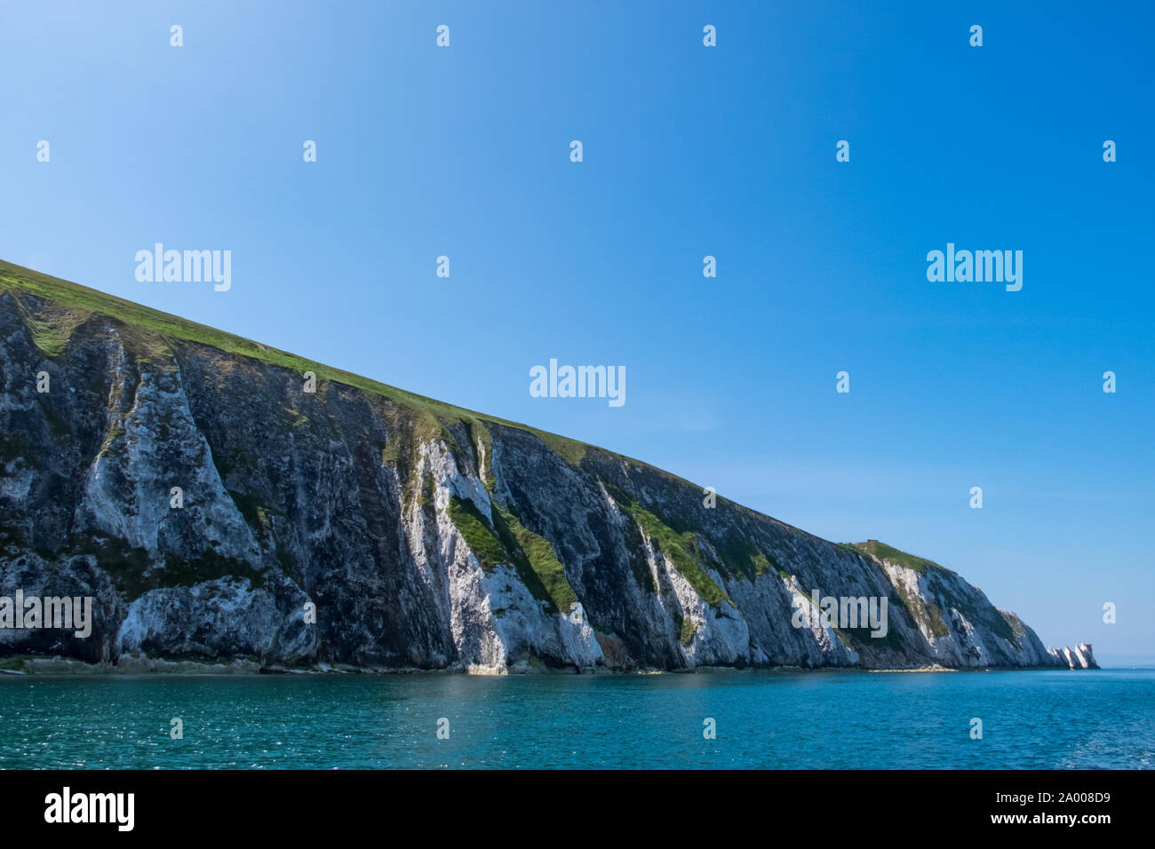 White chalk cliffs of Isle of Wight Stock Photo - Alamy