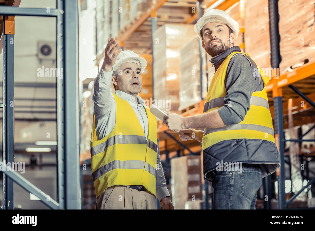 Man wearing uniform hi-res stock photography and images - Alamy