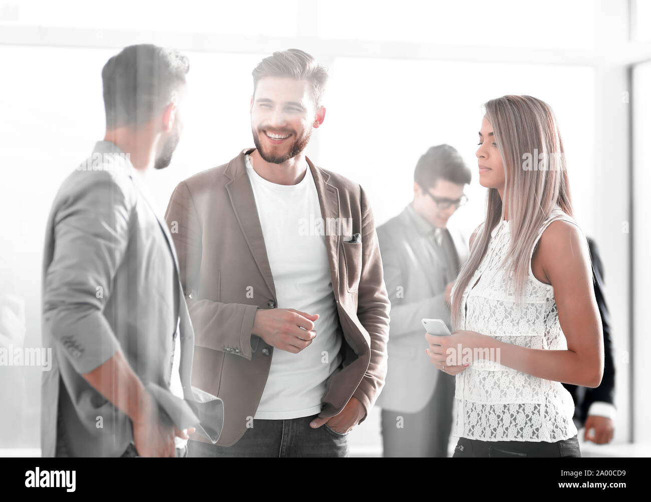 Employees working behind glass hi-res stock photography and images - Alamy