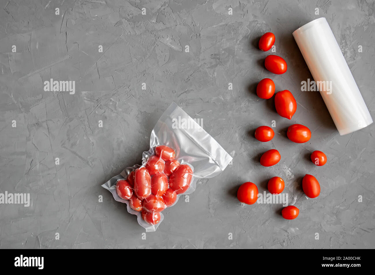Packaging tomatoes vegetables hi-res stock photography and images - Alamy