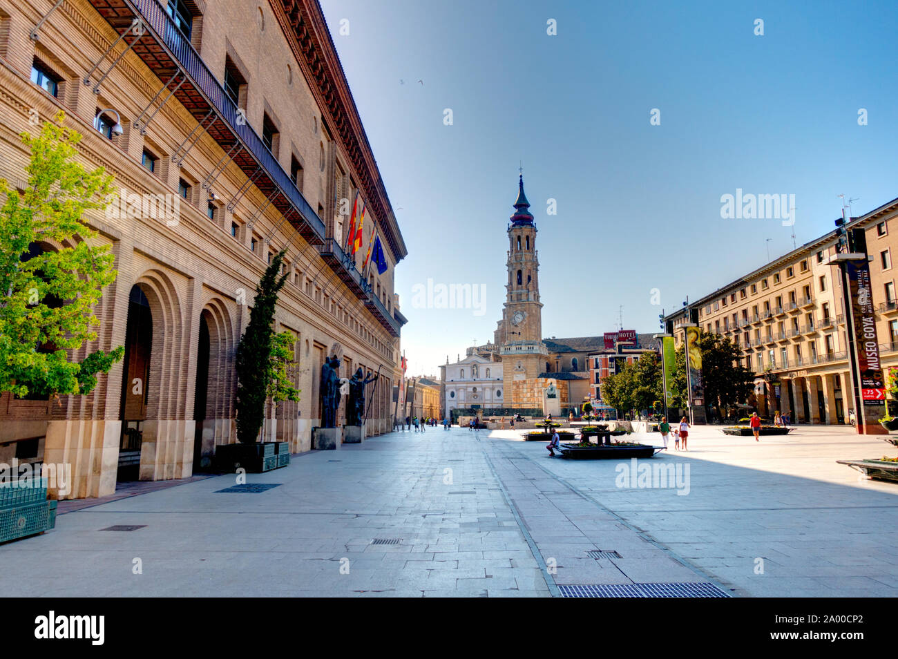 Aragon monumental hi-res stock photography and images - Alamy