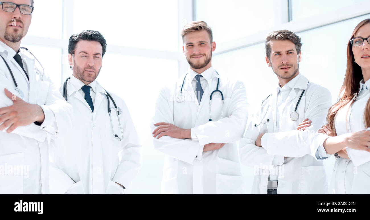 portrait of a group of doctors of the medical center Stock Photo - Alamy