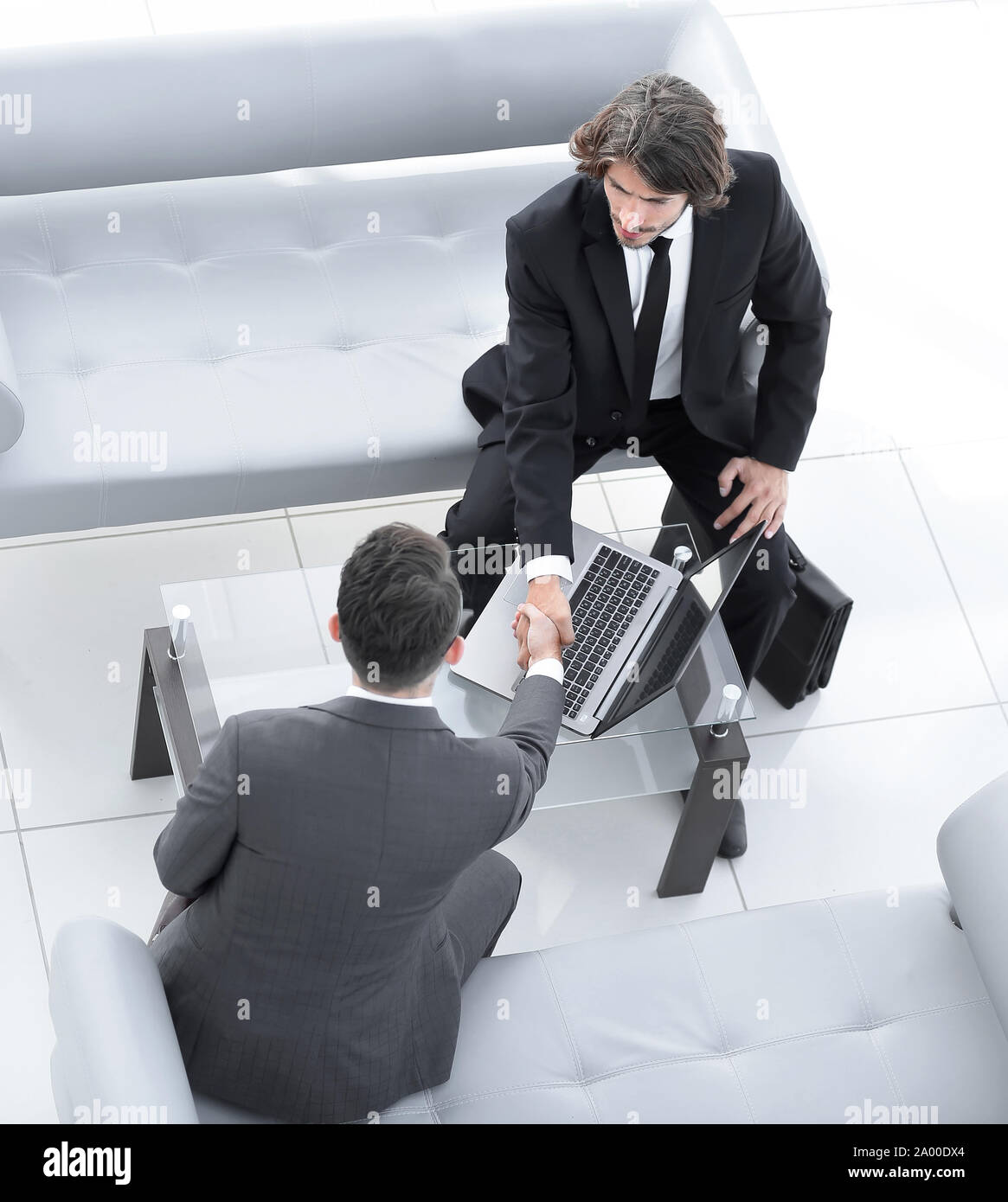 handshake business people in the workplace Stock Photo - Alamy