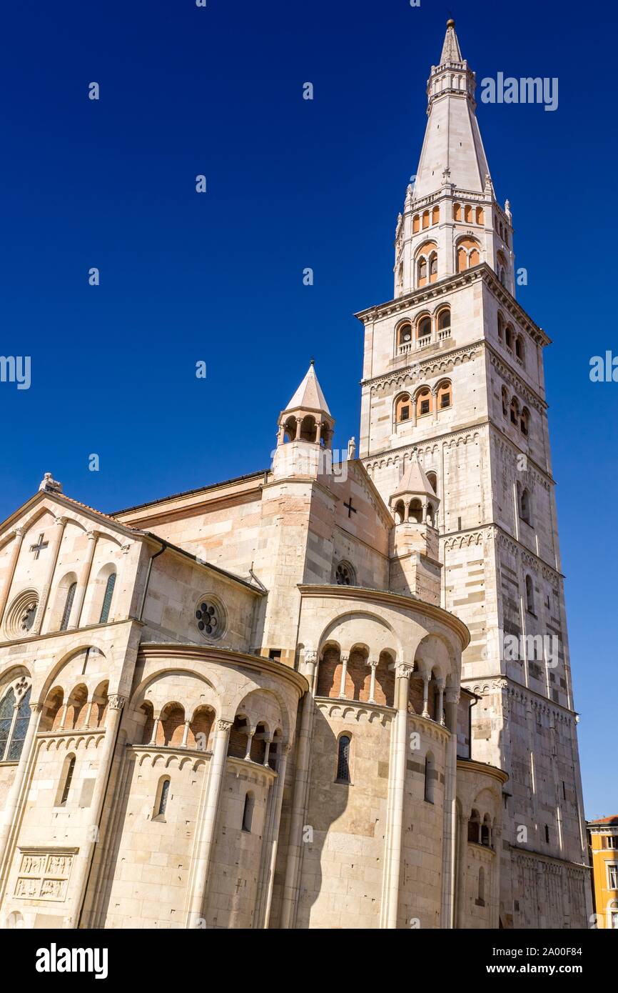 Cathedral of Modena with tower Torre Ghirlandina, landmark, Modena ...