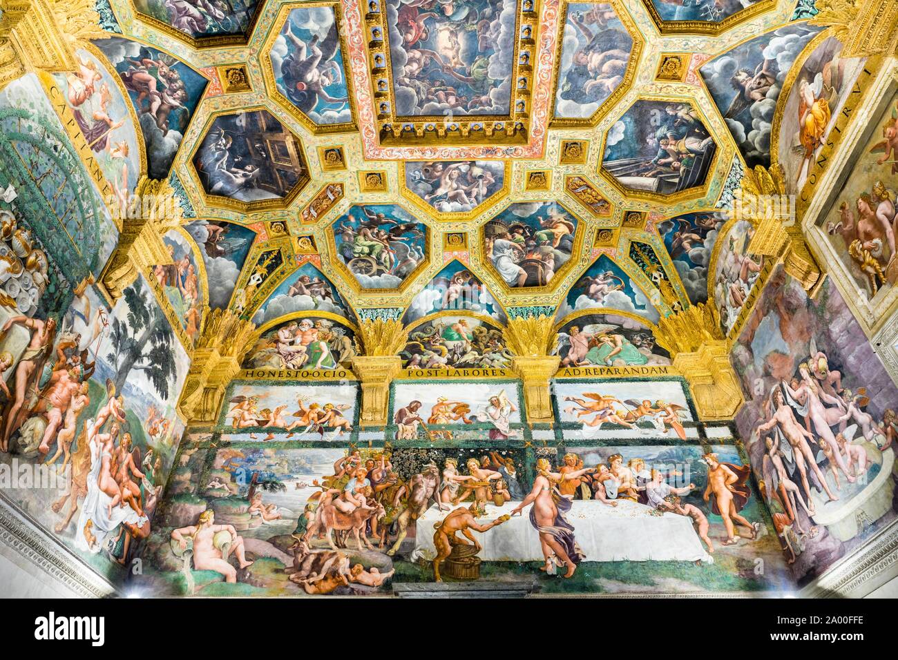 Hall by amor and psyche hi-res stock photography and images - Alamy