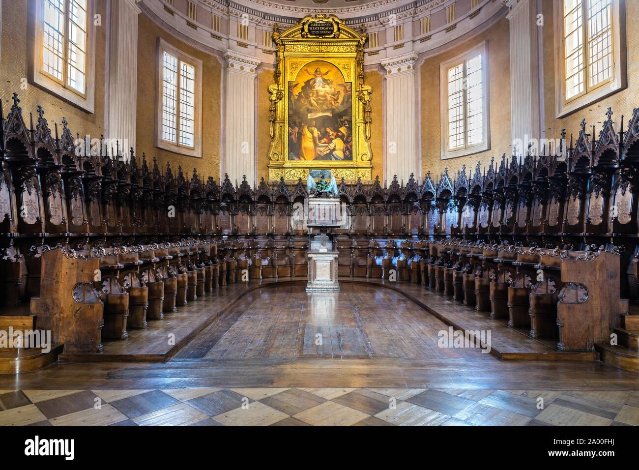 Gothic choir stalls hi-res stock photography and images - Alamy