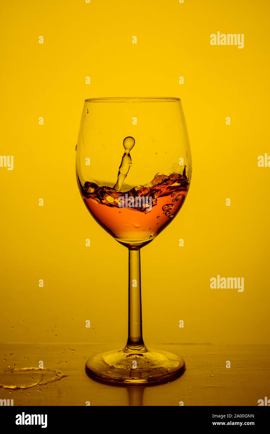 Red wine splash Stock Photo - Alamy