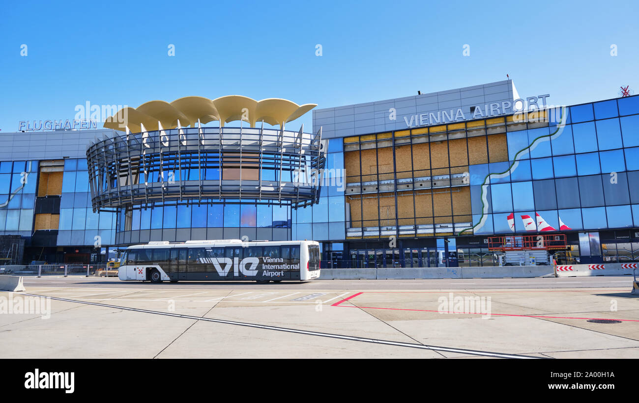 Airport of wien schwechat hi-res stock photography and images - Alamy