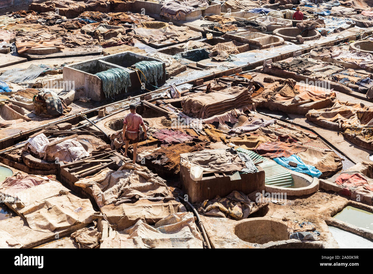 Marrakech leather tanning hi-res stock photography and images - Alamy