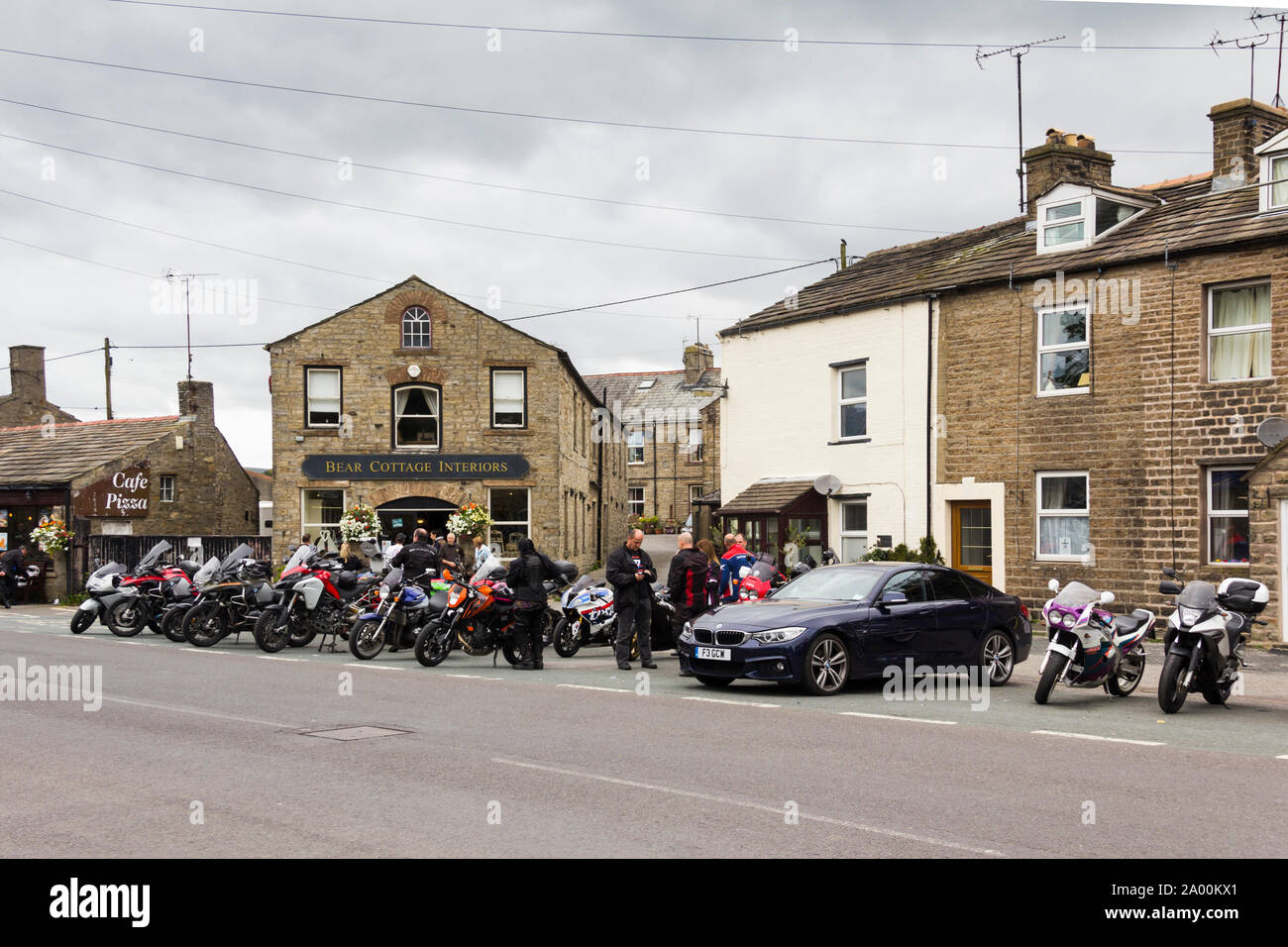 Market day hawes market town hi-res stock photography and images - Alamy