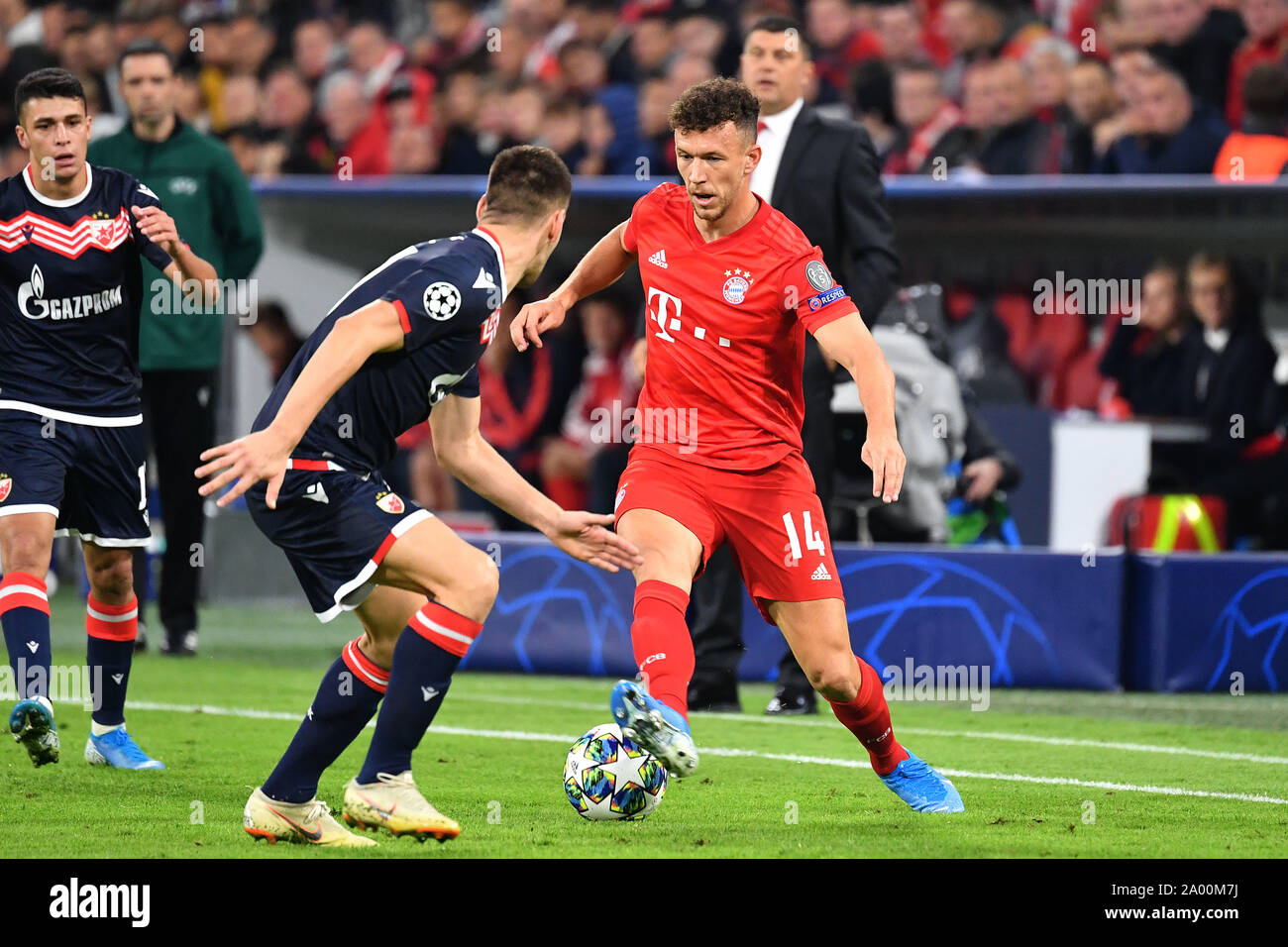 Ivan PERISIC (FC Bayern Munich), action, duels versus Marko GOBELJIC ...