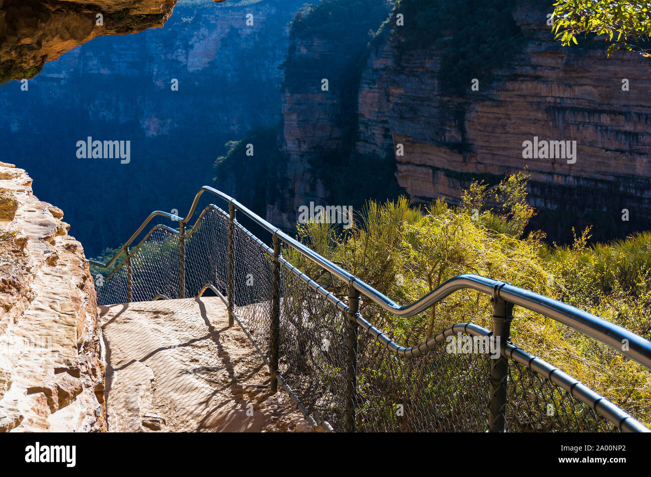 Steep cliff edge hi-res stock photography and images - Alamy