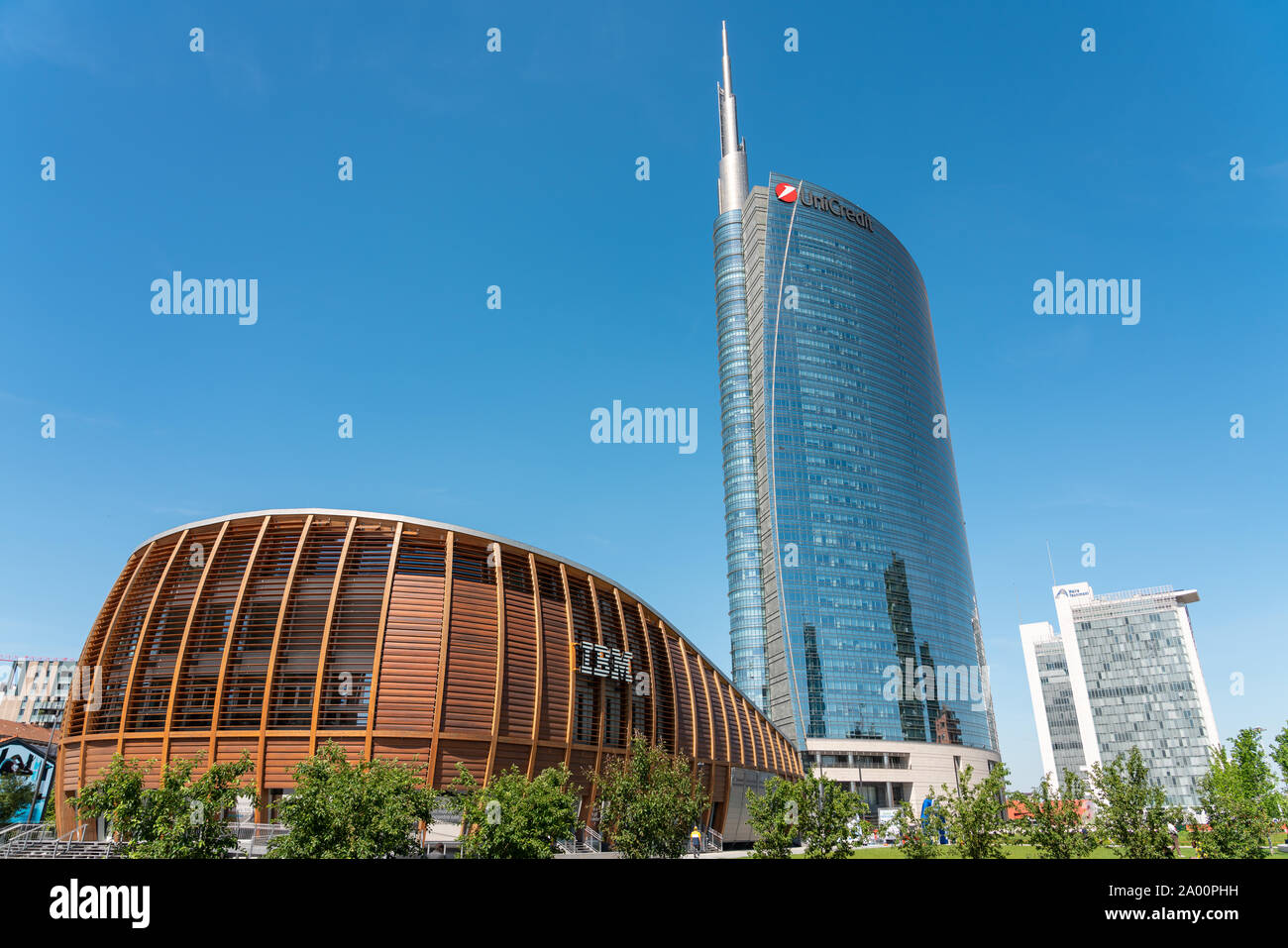 Buildings curvilinear hi-res stock photography and images - Alamy