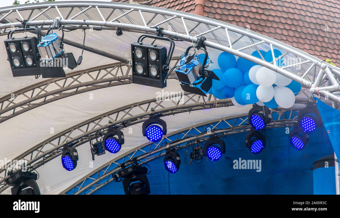 Open air stage hi-res stock photography and images - Alamy