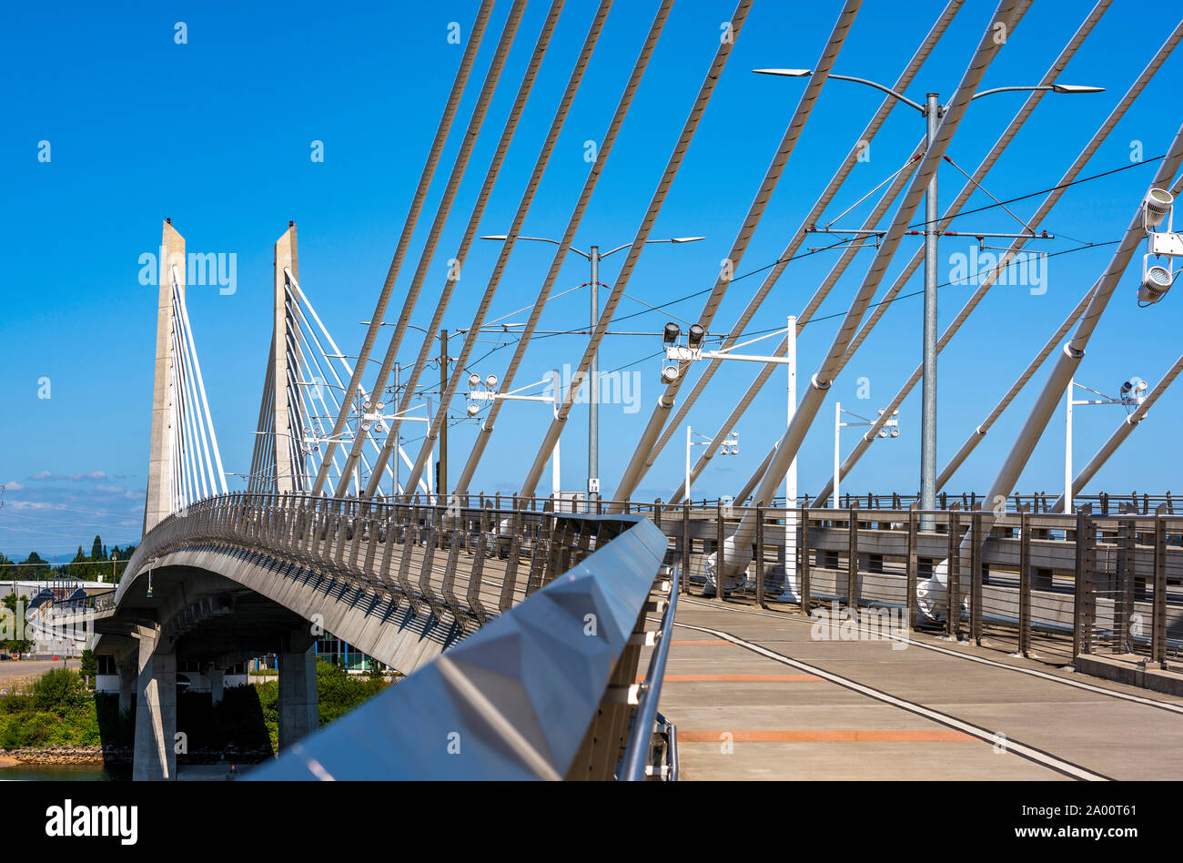 Rope bridge rails hi-res stock photography and images - Alamy
