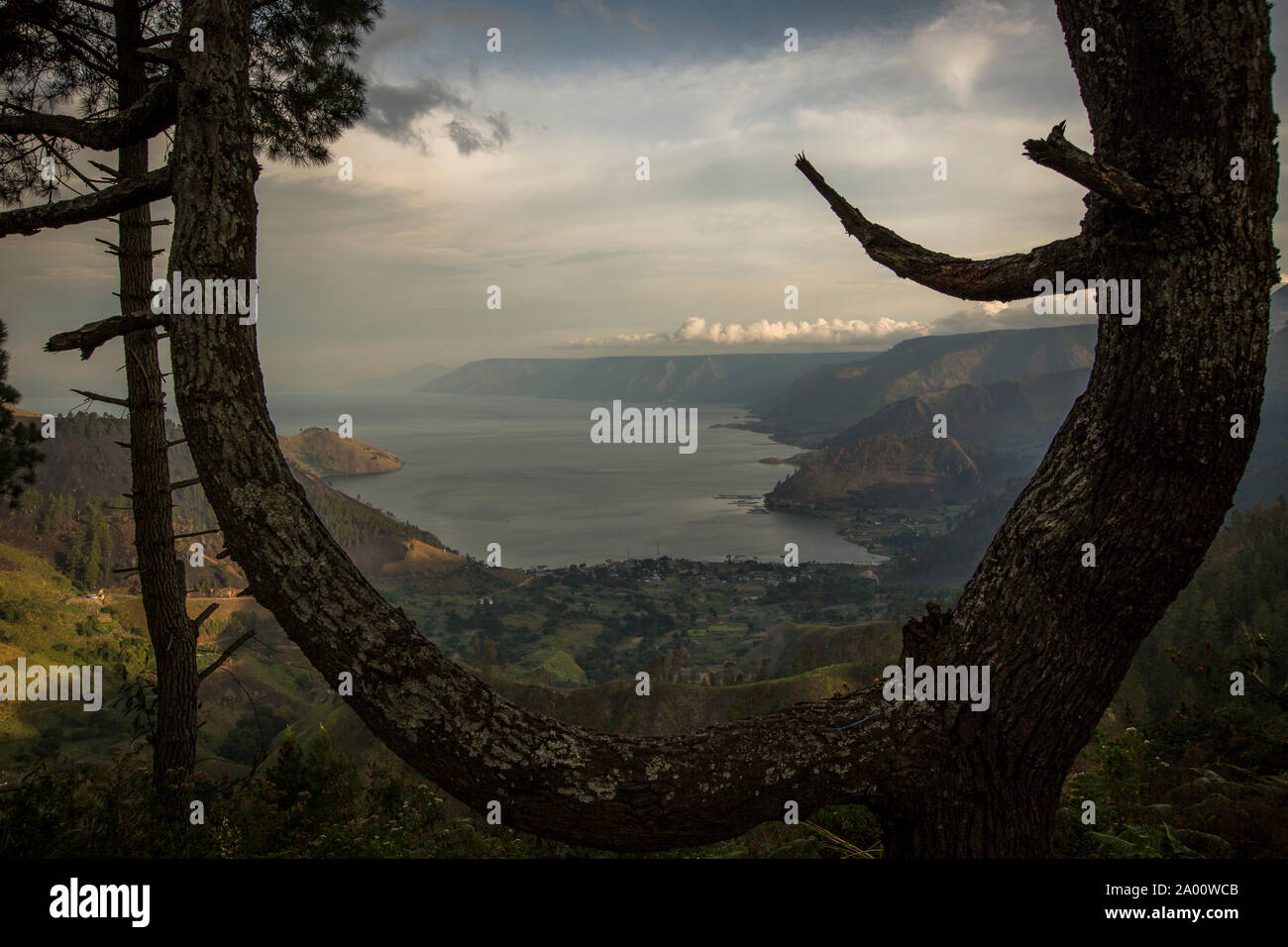 Toba lake hi-res stock photography and images - Alamy