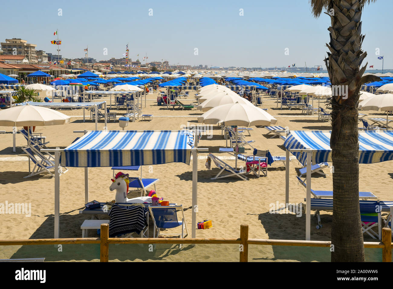 Bathing beach in italy view hi-res stock photography and images - Alamy