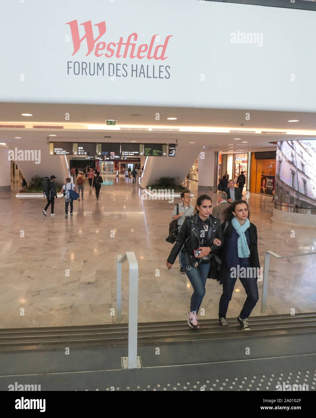 FORUM DES HALLES DEVIENT WESTFIELD FORUM DES HALLES Stock Photo - Alamy