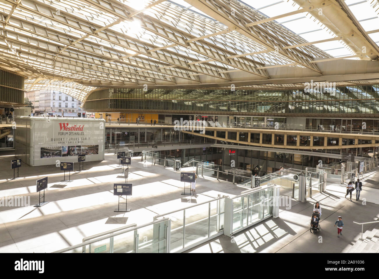 FORUM DES HALLES DEVIENT WESTFIELD FORUM DES HALLES Stock Photo - Alamy
