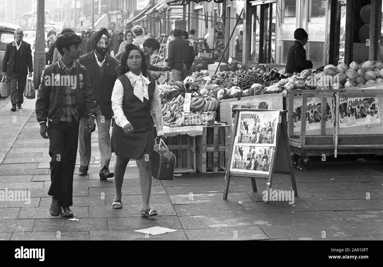 Greengrocer uk 1970s hi-res stock photography and images - Alamy